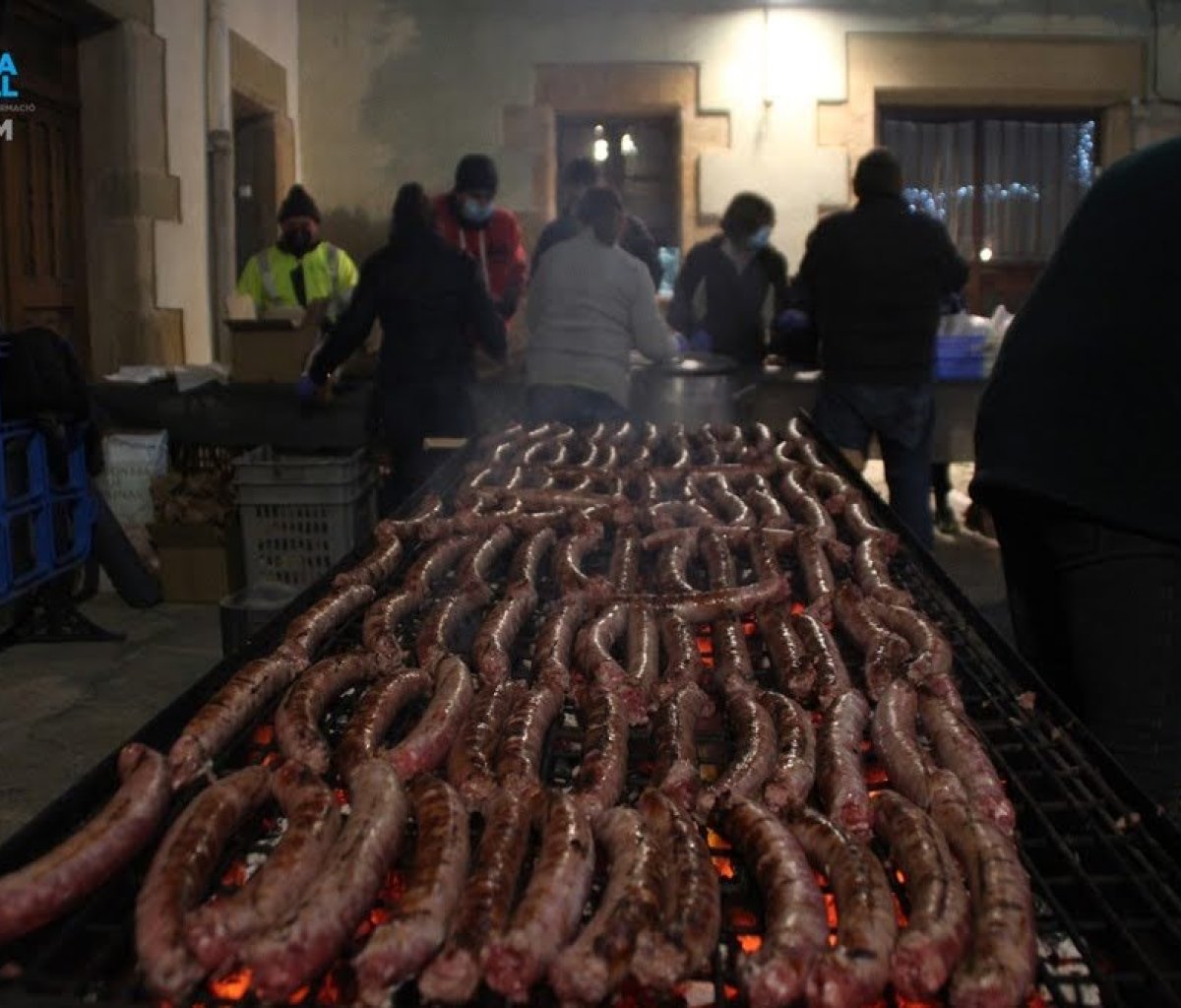 47a FIRA DE SANTA LLÚCIA | Berenar popular amb torrades i botifarra ...